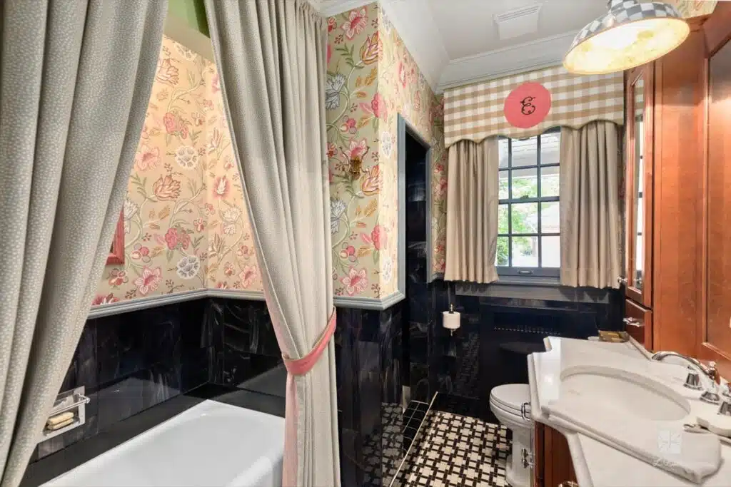 An Autobiography Design – L. Ruth Interior Design